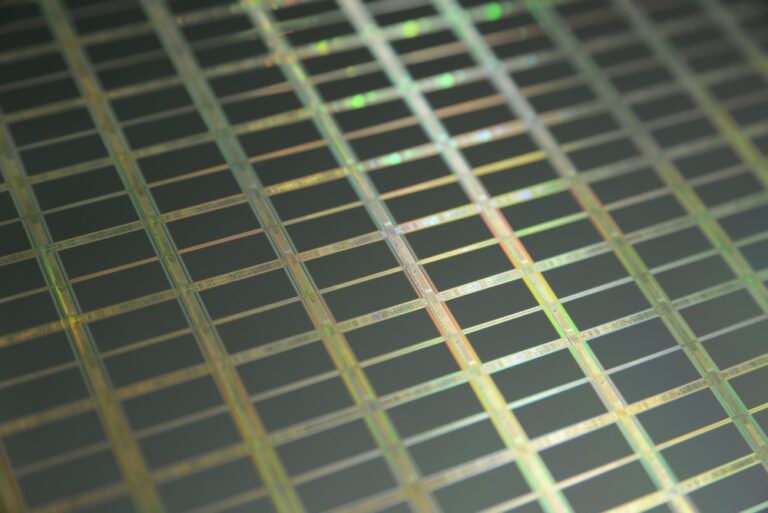 2D Orientation Mapping of Silicon Wafers with Laue Diffraction ...